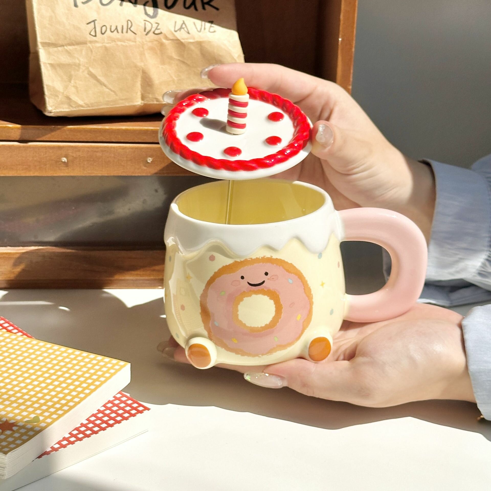 Симпатичная керамическая кружка для воды в форме яблока — отличный подарок на день рождения для девочек, подходит для домашнего использования, в качестве подарка на день рождения или для подарочной коробки.