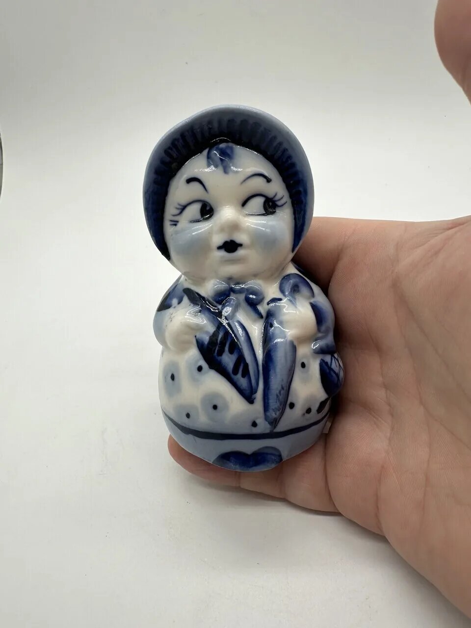 Статуэтка Красная шапочка Солонка Гжель Фарфор винтажная Авторская