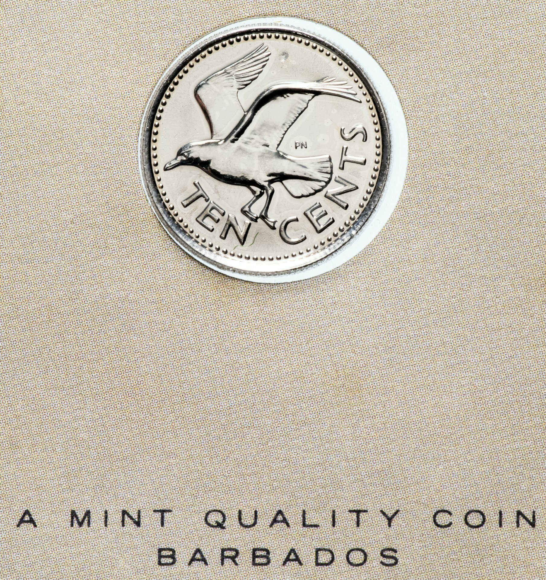 Серия "Птицы на монетах мира" - Барбадос 10 центов cents 1980 в буклете, Мельхиор медь-никель, в сохранности UNC