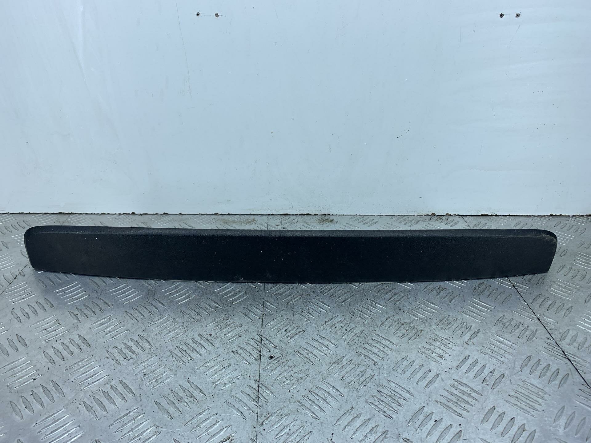 Накладка подсветки номера Hyundai H1 Grand Starex 2008