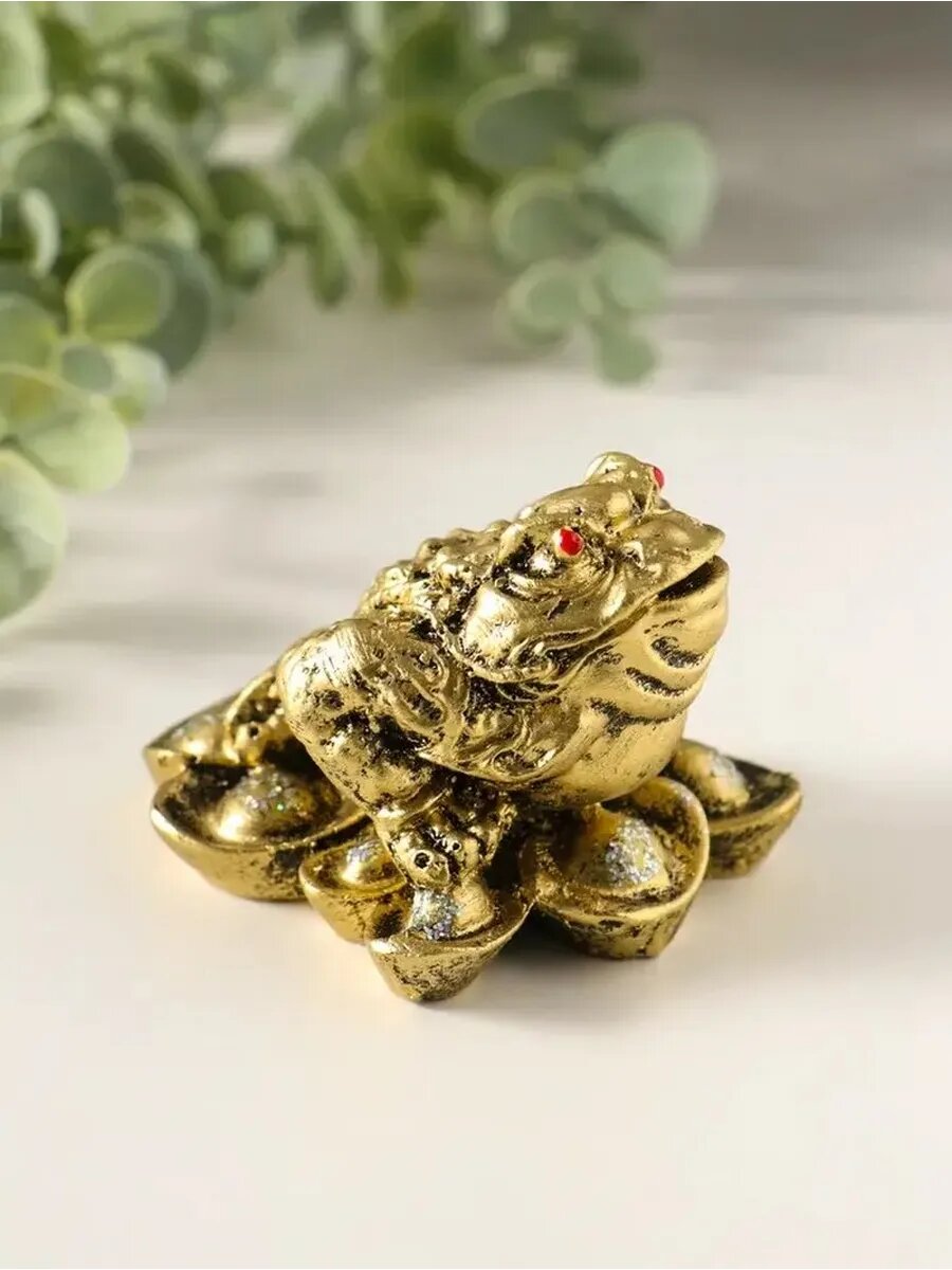 Декоративная жаба на деньги — символ богатства и удачи