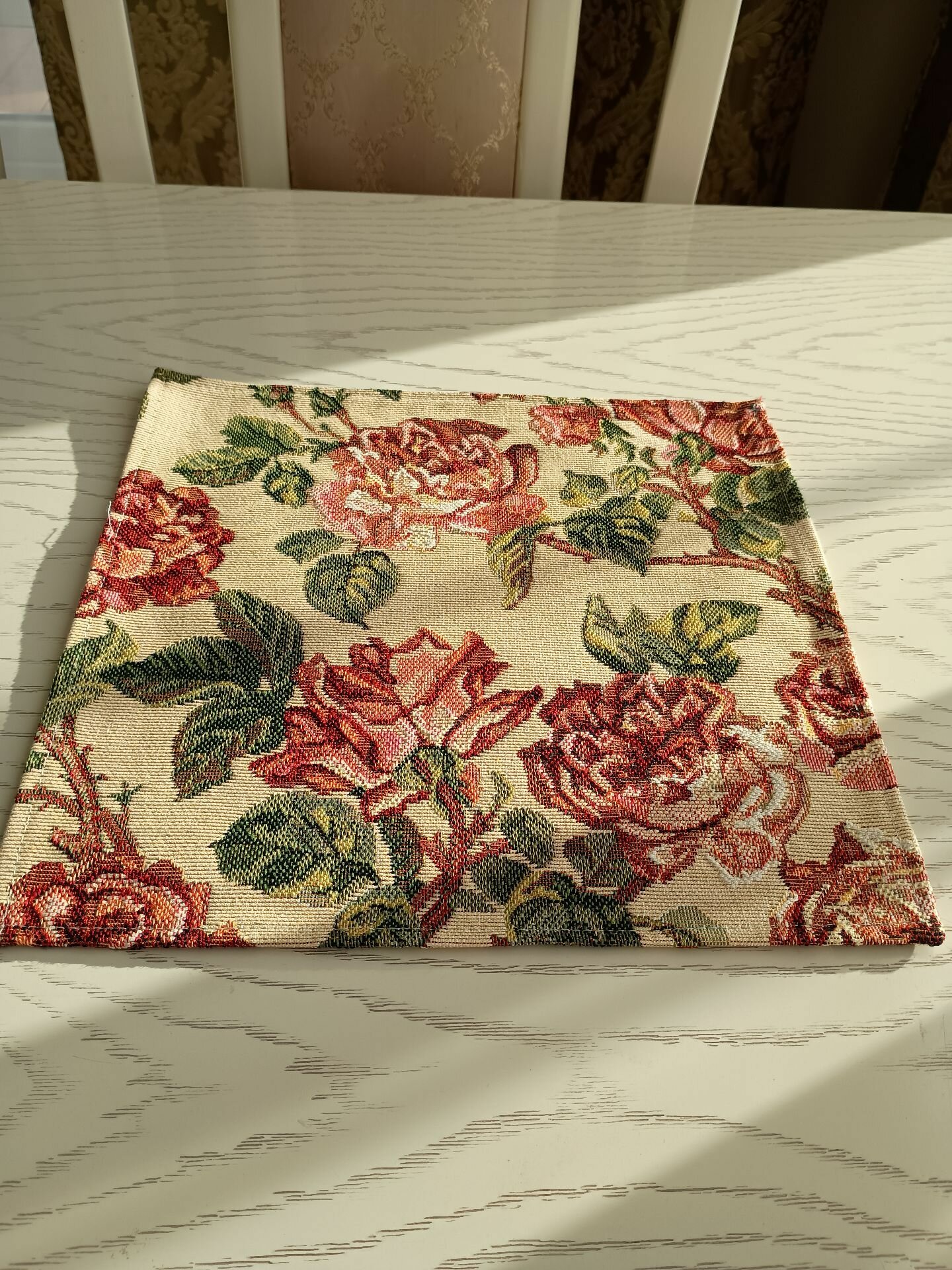 Салфетка гобеленовая "Старинные розы" 28х28