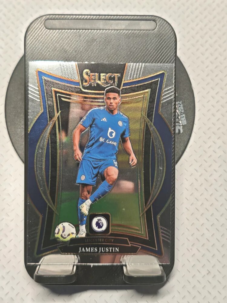 Коллекционные футбольные карточки PANINI SELECT