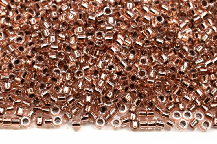 Бисер японский TOHO Treasure цилиндрический 11/0 #0740 хрусталь, медная линия внутри, 5 грамм