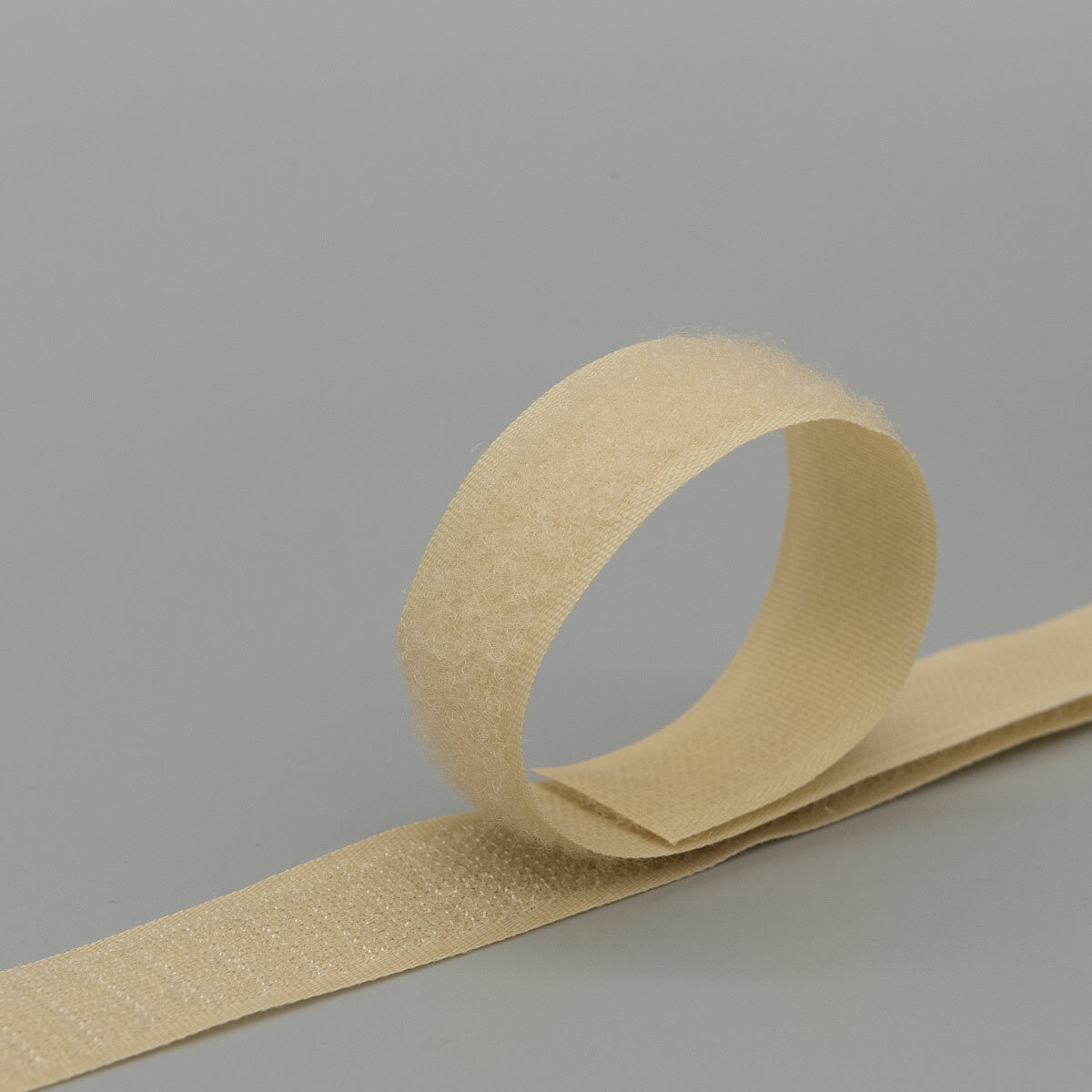 Лента контактная пришивная Айрис, 10,9 г/м, 20 мм*25 м, цветная (5028 бежевый)