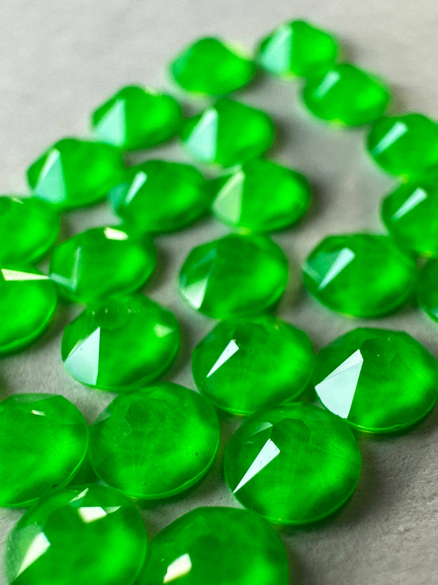 Стразы Swarovski Crystal Electric Green 12ss(50шт)