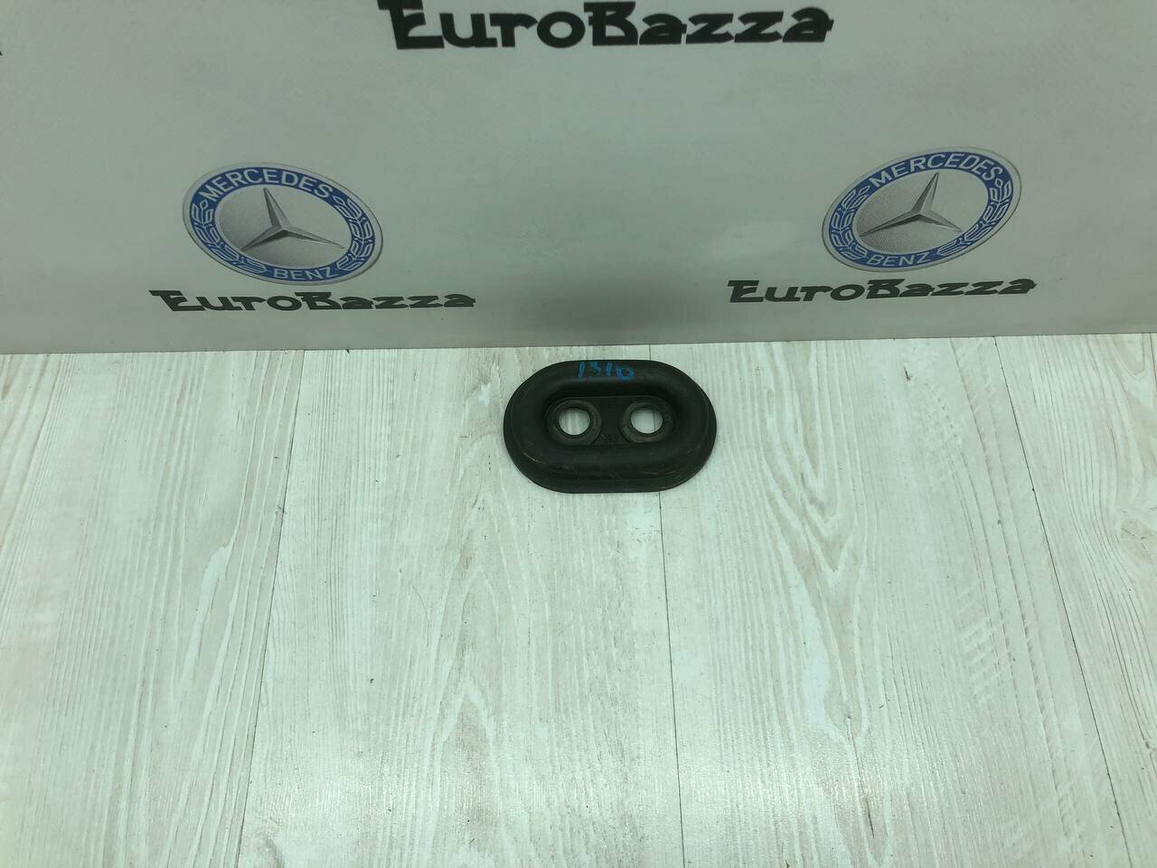 Уплотнитель трубок радиатора печки Mercedes R172 A1728350101