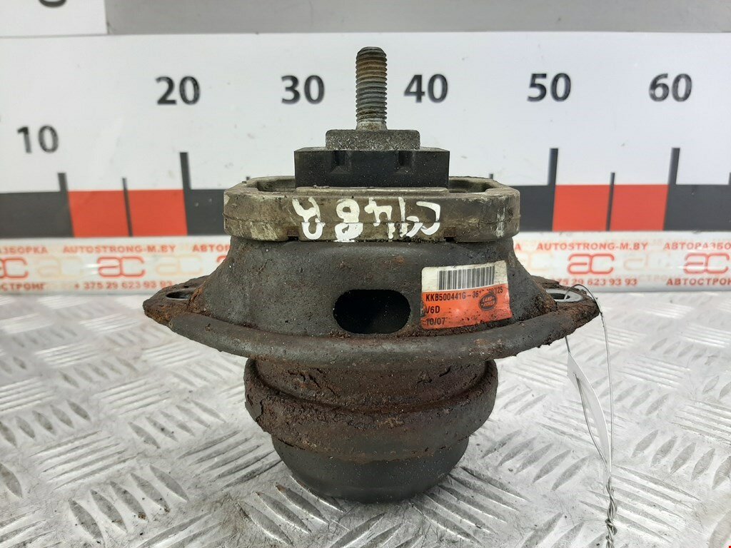 Подушка (опора) крепления двигателя Land Rover Discovery 3 KKB500760 арт. 835769