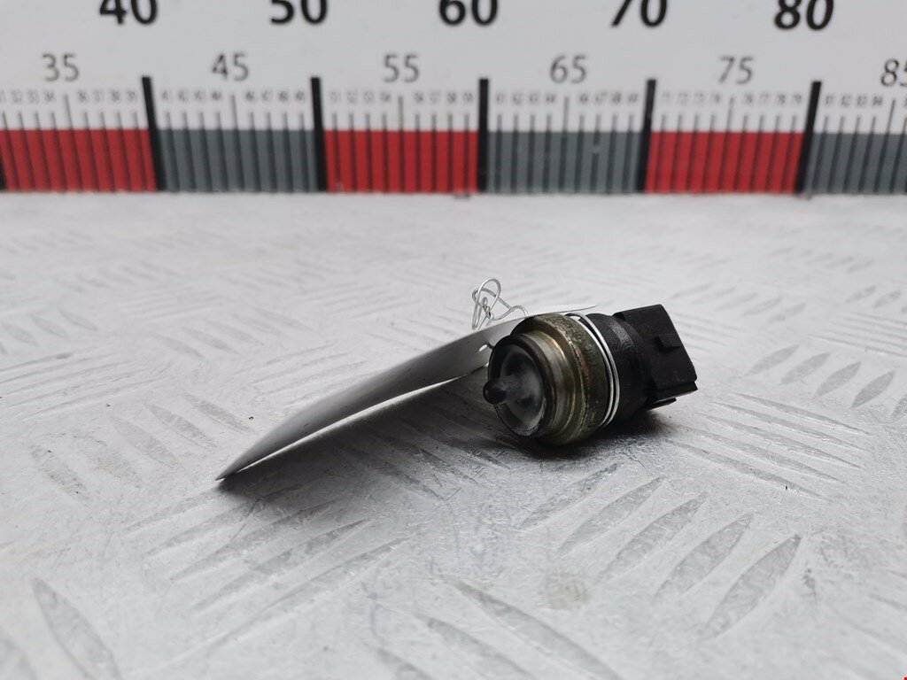 Датчик температуры охлаждающей жидкости Renault Trafic 2 7700105087 арт. 2049356