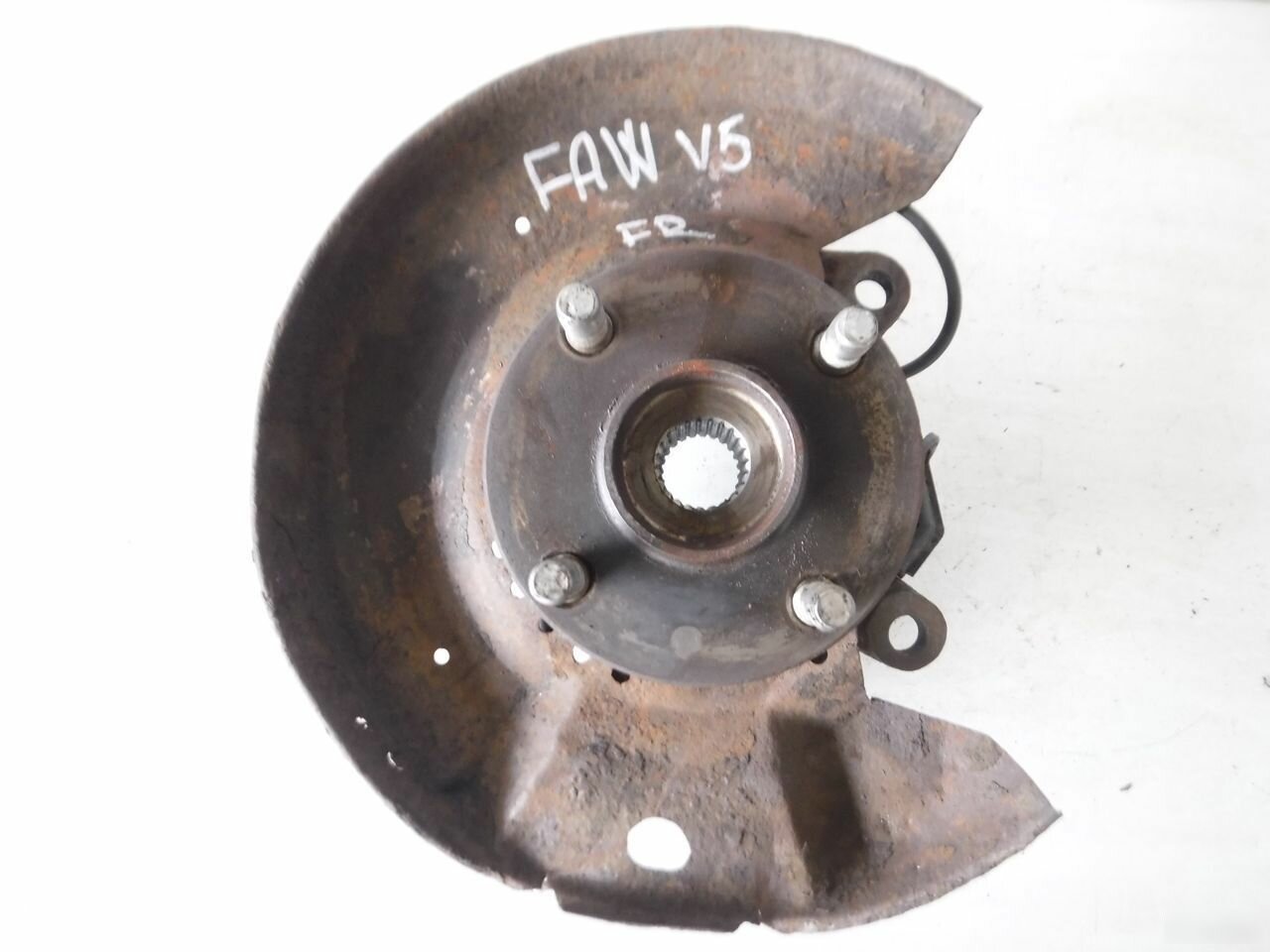Кулак поворотный передний правый FAW V5 I (2012—2017) 43211TVA00