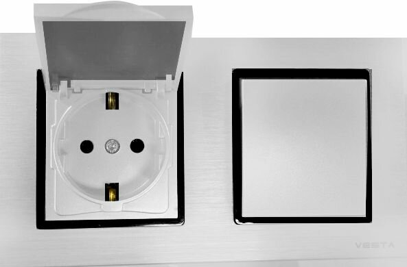 Блок с рамкой из алюминия Выключатель 1-клавишный + Розетка с заземлением с крышкой Metronex-Electric Exclusive Silver