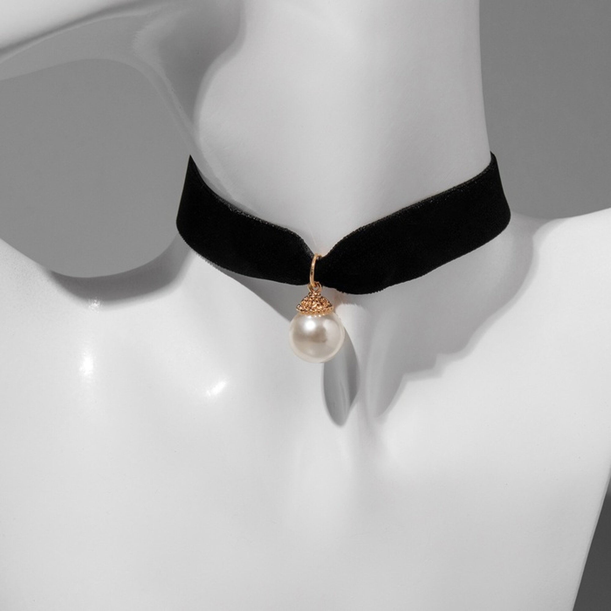 Чокер, пластик