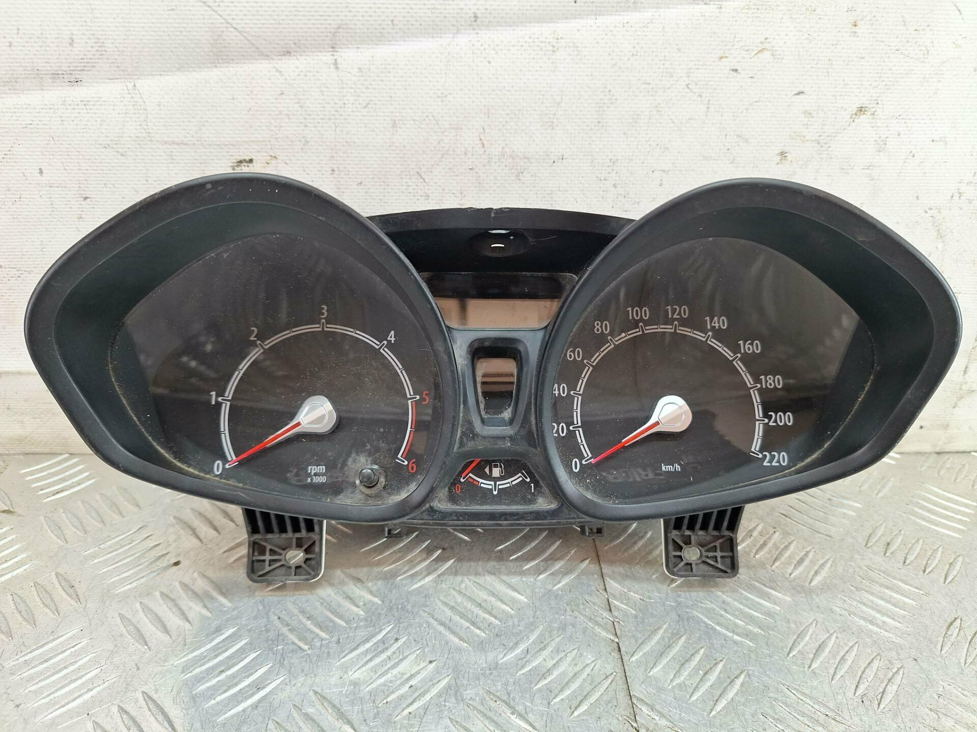 Панель приборов (щиток) Ford Fiesta 6 2010 VP8A6F10894AA