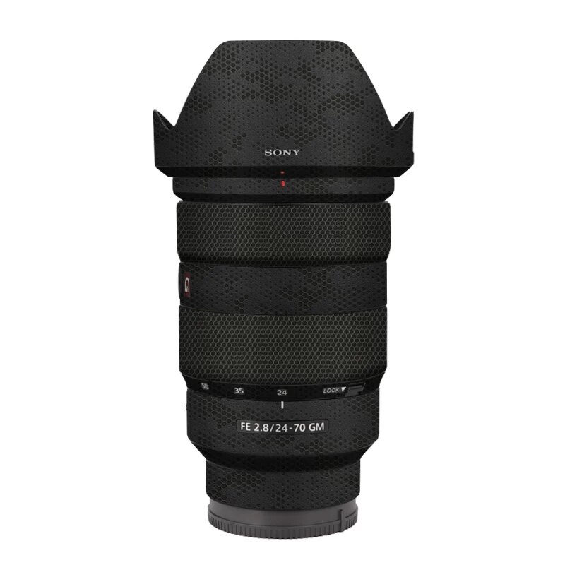 Объектив Sony FE 24-70mm f/2.8 GM с черной отделкой в виде змеиной чешуи