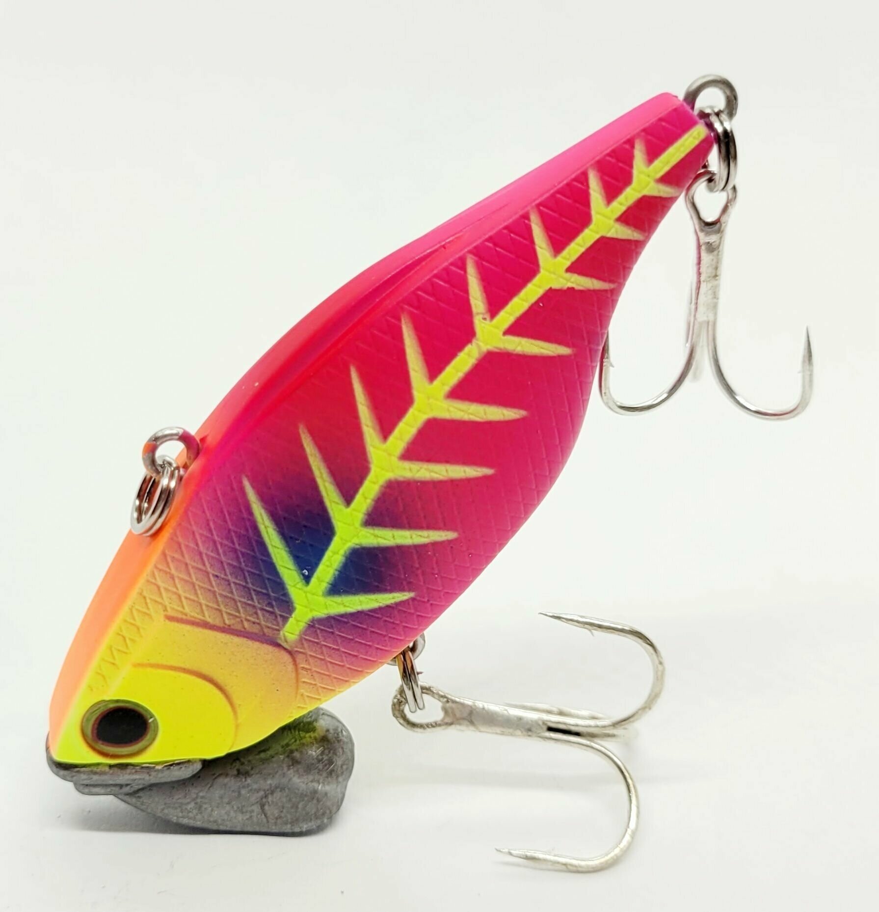 Воблер для ловли в придонном слое Trigon 70 Grows Culture, длина 7 см вес 31 гр цвет 15