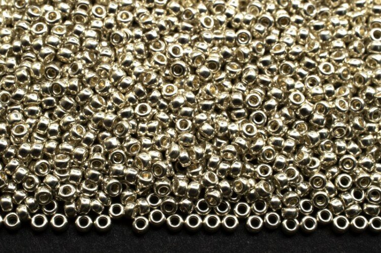 Бисер японский MIYUKI круглый 15/0 #1051 серебро, гальванизированный, 10 грамм