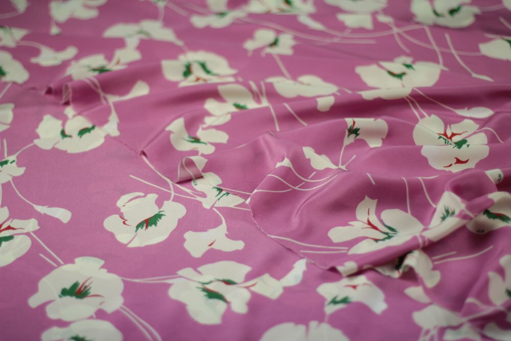 Ткань крепдешин с цветами, ширина 1.42 м, плотность 64 г/м2