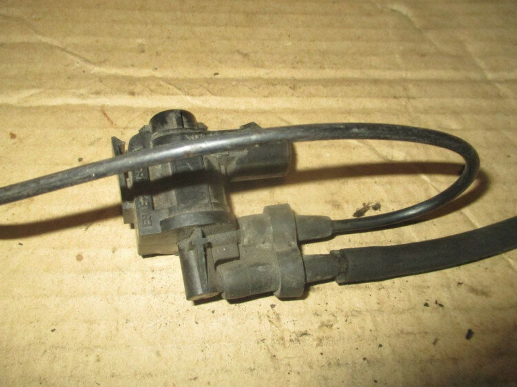 Клапан электромагнитный E8AE9H465BA Форд Фокус 1