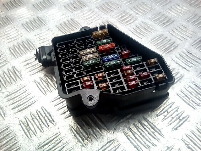 Блок предохранителей Audi A6 C6 8D2941824 арт. 429736