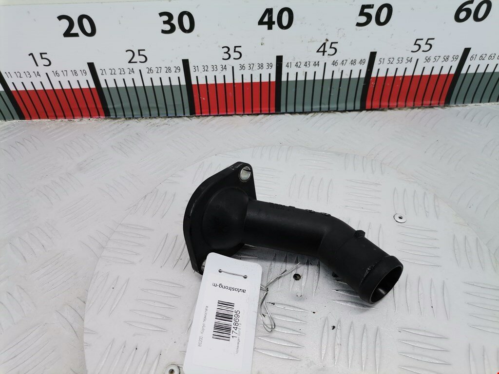 Корпус термостата Volkswagen Golf 5 06A121121C арт. 1748695