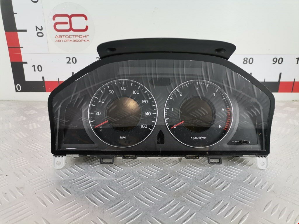 Панель приборная (щиток приборов) Volvo V70 3 36002201 арт. 1388845