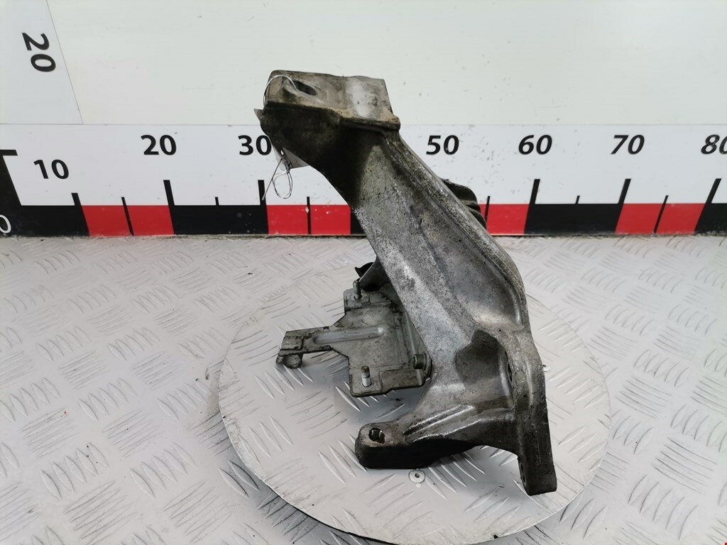 Кронштейн (крепление лапа) двигателя BMW 3-Series (E90/E91/E92/E93) 22116760309 арт. 1537678