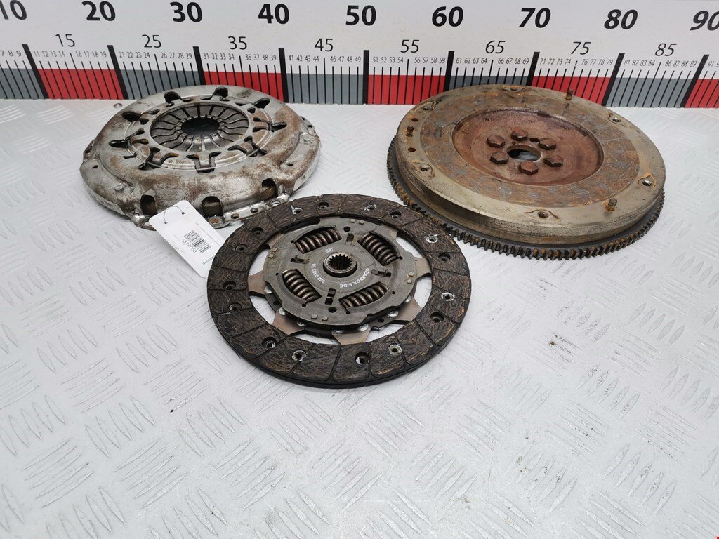 Маховик (демпфер сцепления) Ford Focus 1 98MM6375AD арт. 1814058