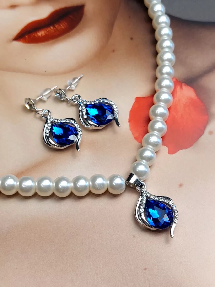 Комплект бижутерии: колье, серьги, жемчуг имитация, стекло