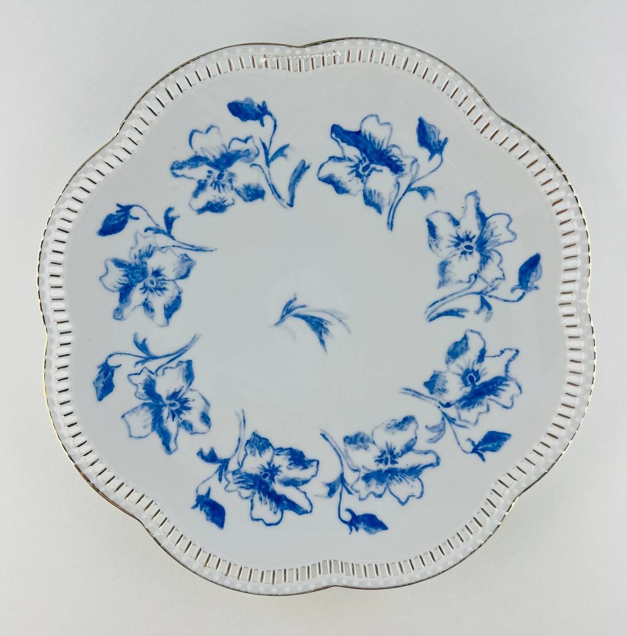 Старинная декоративная тарелка "Цветущее блаженство". Фарфор Bavaria Schumann Arzberg. ФРГ, 1930-е.