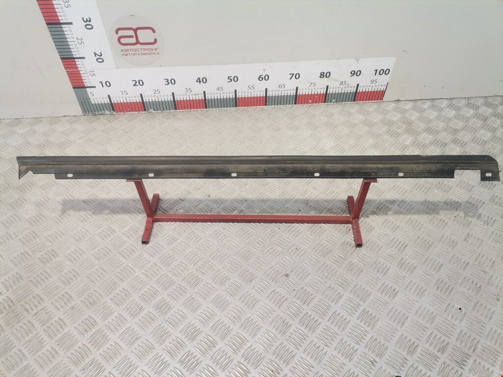 Накладка декоративная (молдинг) стекла двери передней правой Audi A4 B5 арт. 2192793