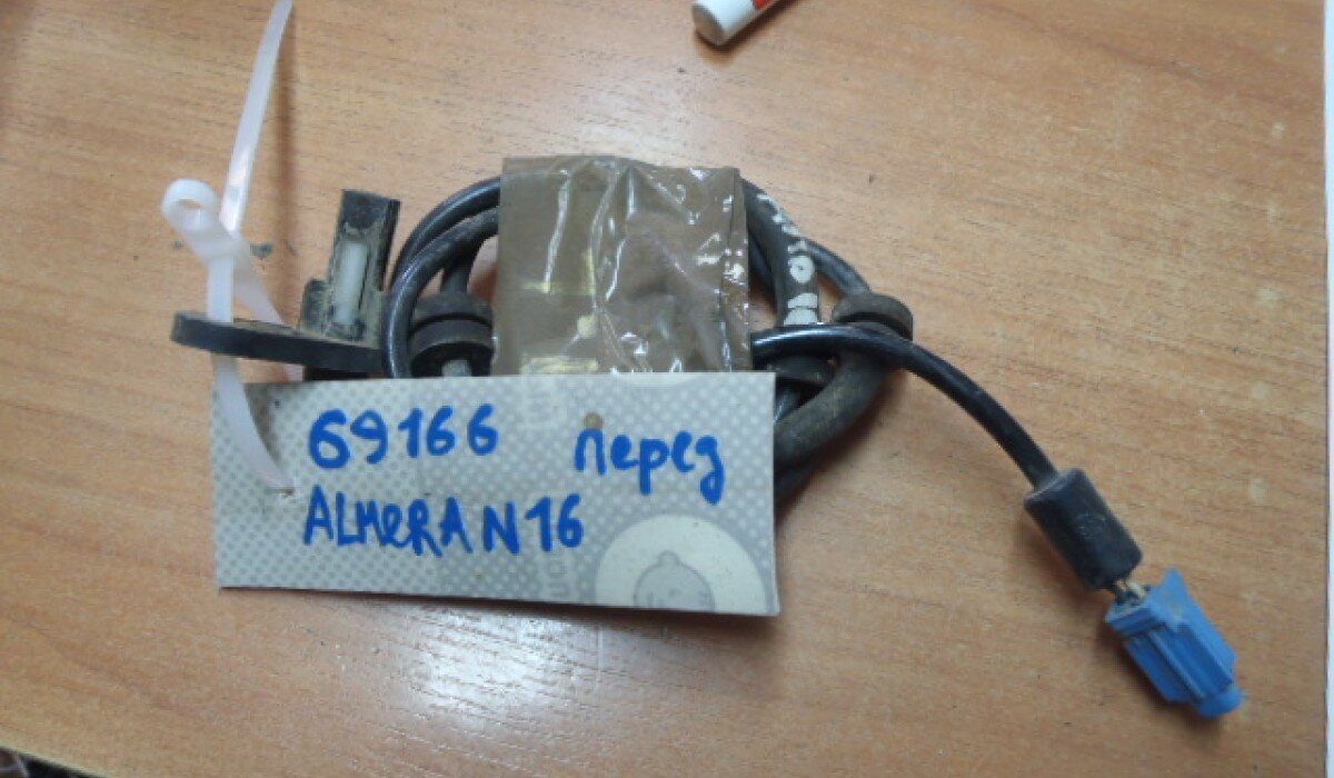 Датчик ABS Almera N16 Nissan