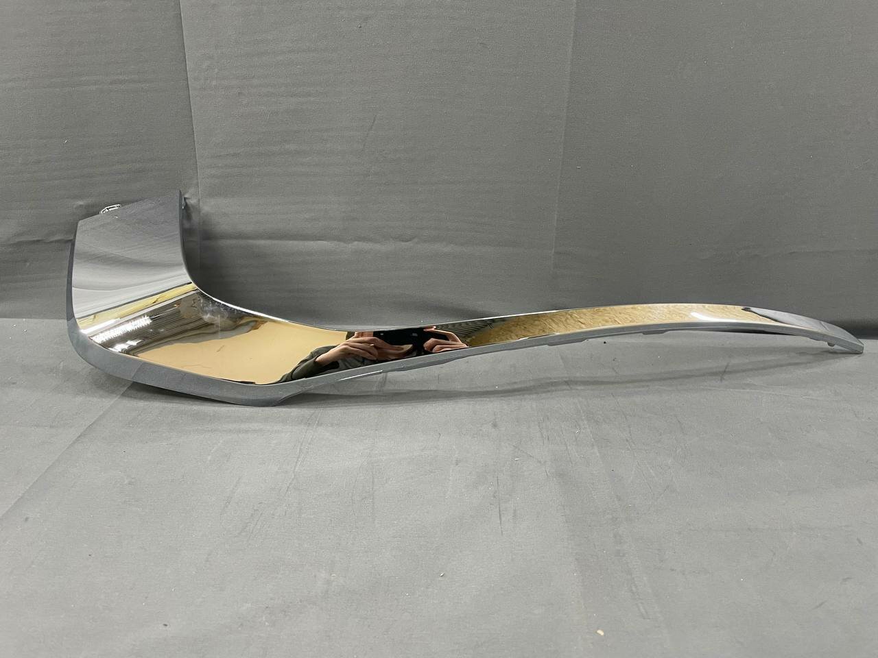 Молдинг верхний правый Mitsubishi