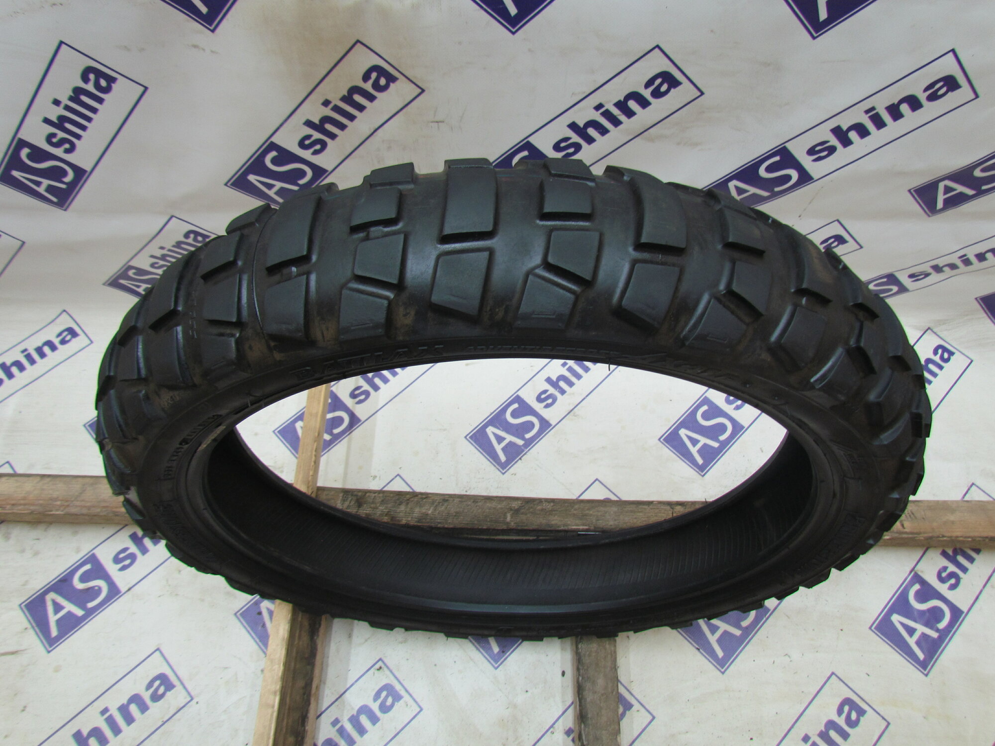 Мотошина БУ для мотоцикла Bridgestone Battlax Adventure Cross AX41F 120 / 70 R19 0024660