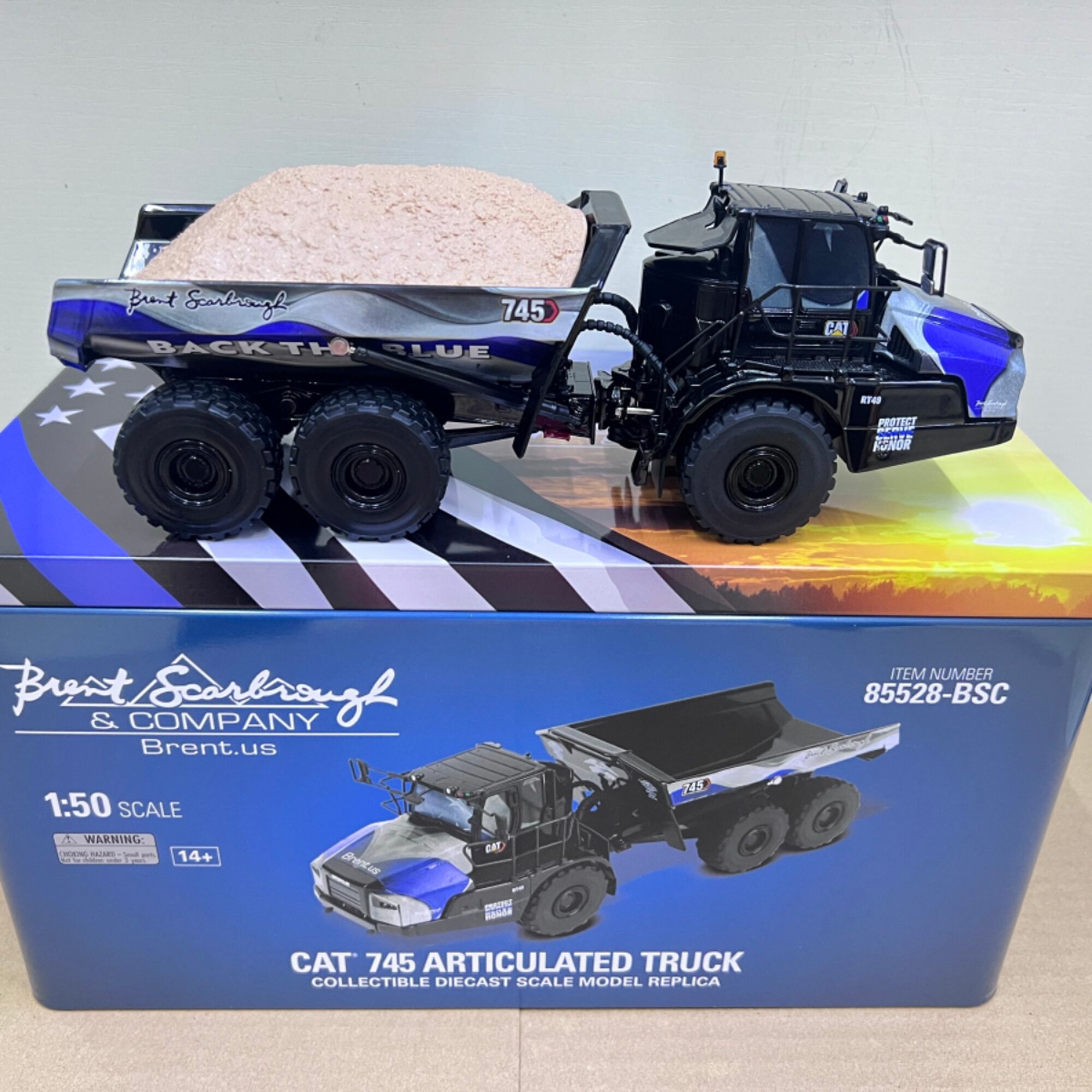 Масштабная модель 1:50 CATERPILLAR 745 Articulated Dump Truck, литая модель с высокой детализацией, коллекционная (85528BSC)