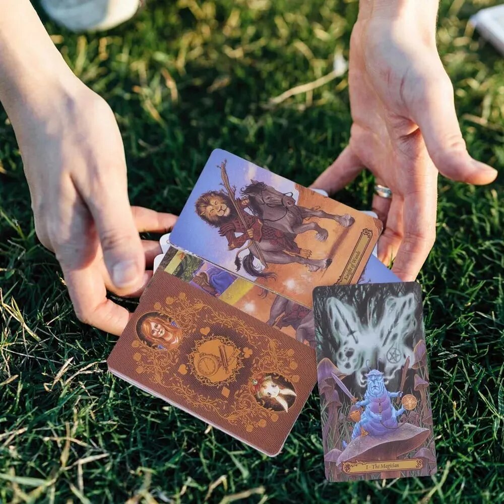 Карты Таро Tarot in Wonderland 78 карт Английский язык Карты Таро в стиле Алисы в Стране Чудес — фото 1