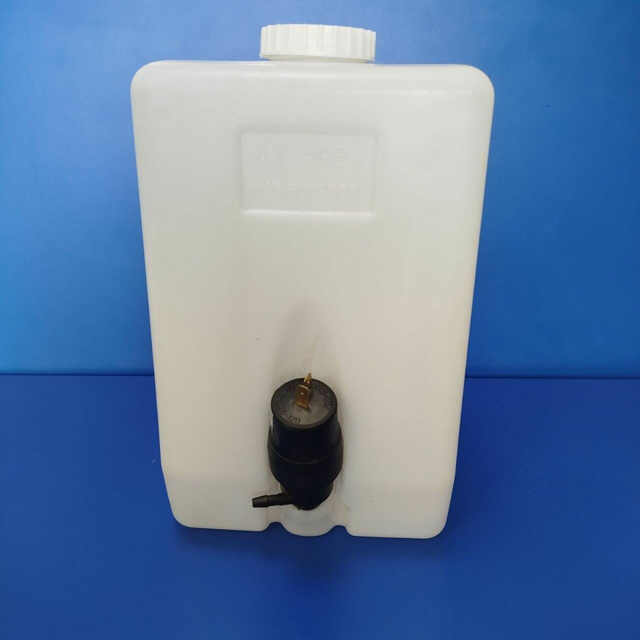 Бачок омывателя "UAD" для автомобилей ГАЗель, Волга, ПАЗ с мотором 5л в сборе