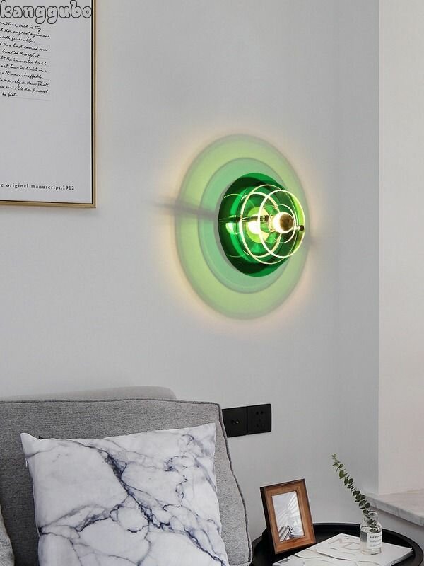 Средневековый ультрасовременный настенный светильник с летающей тарелкой