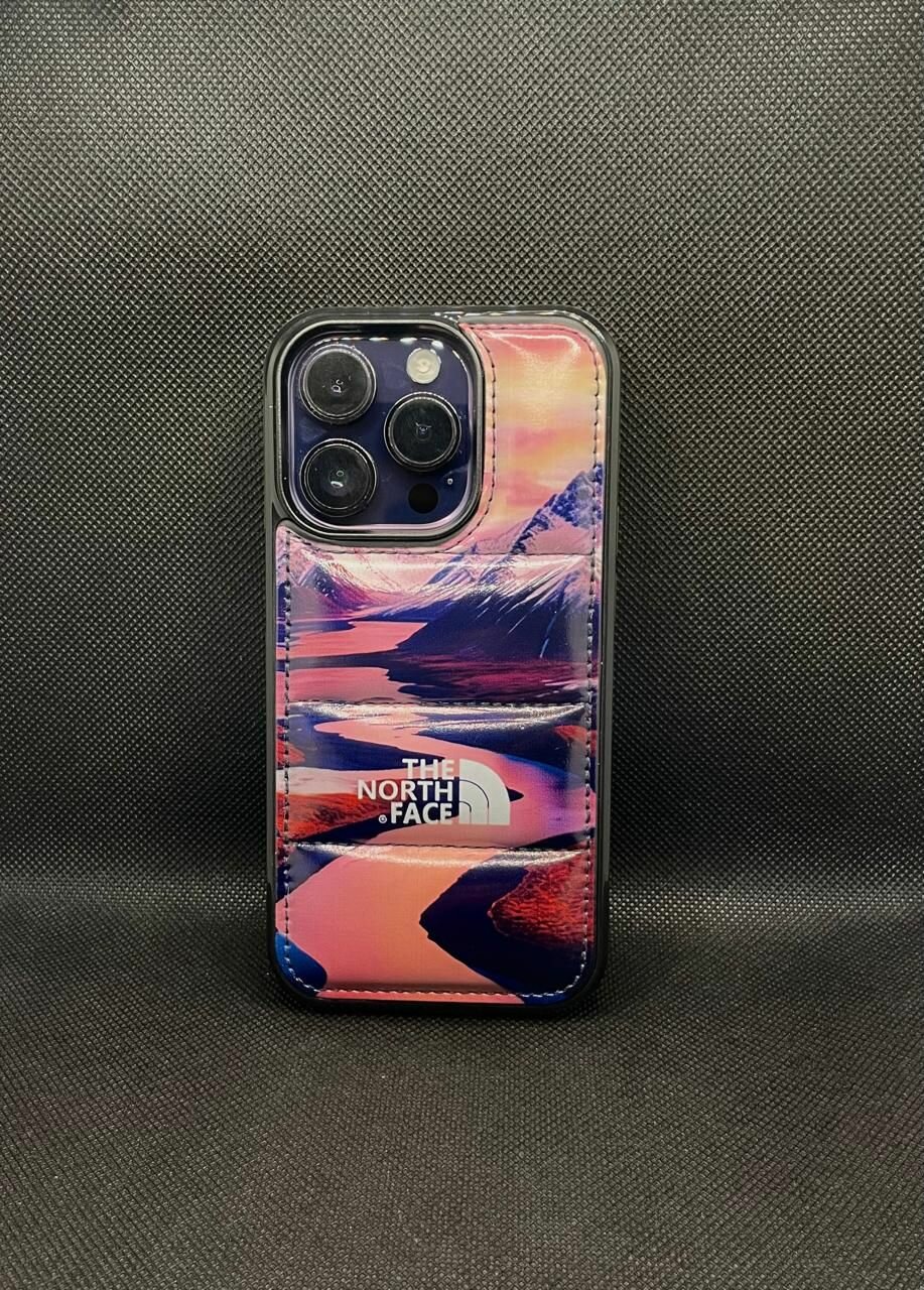 Чехол на iPhone 13 разноцветный