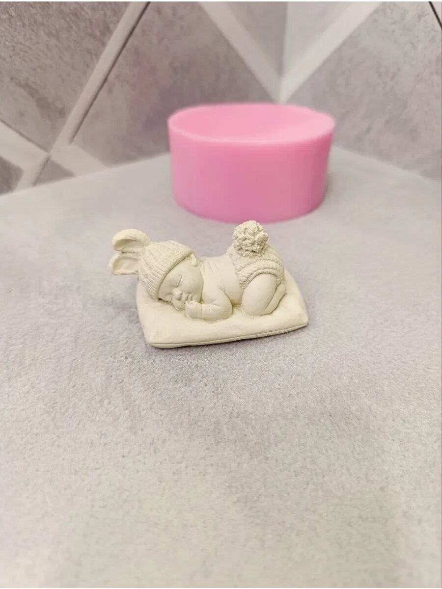 Молд силиконовый "Новорожденный". Высота готового изделия 7,5 см.