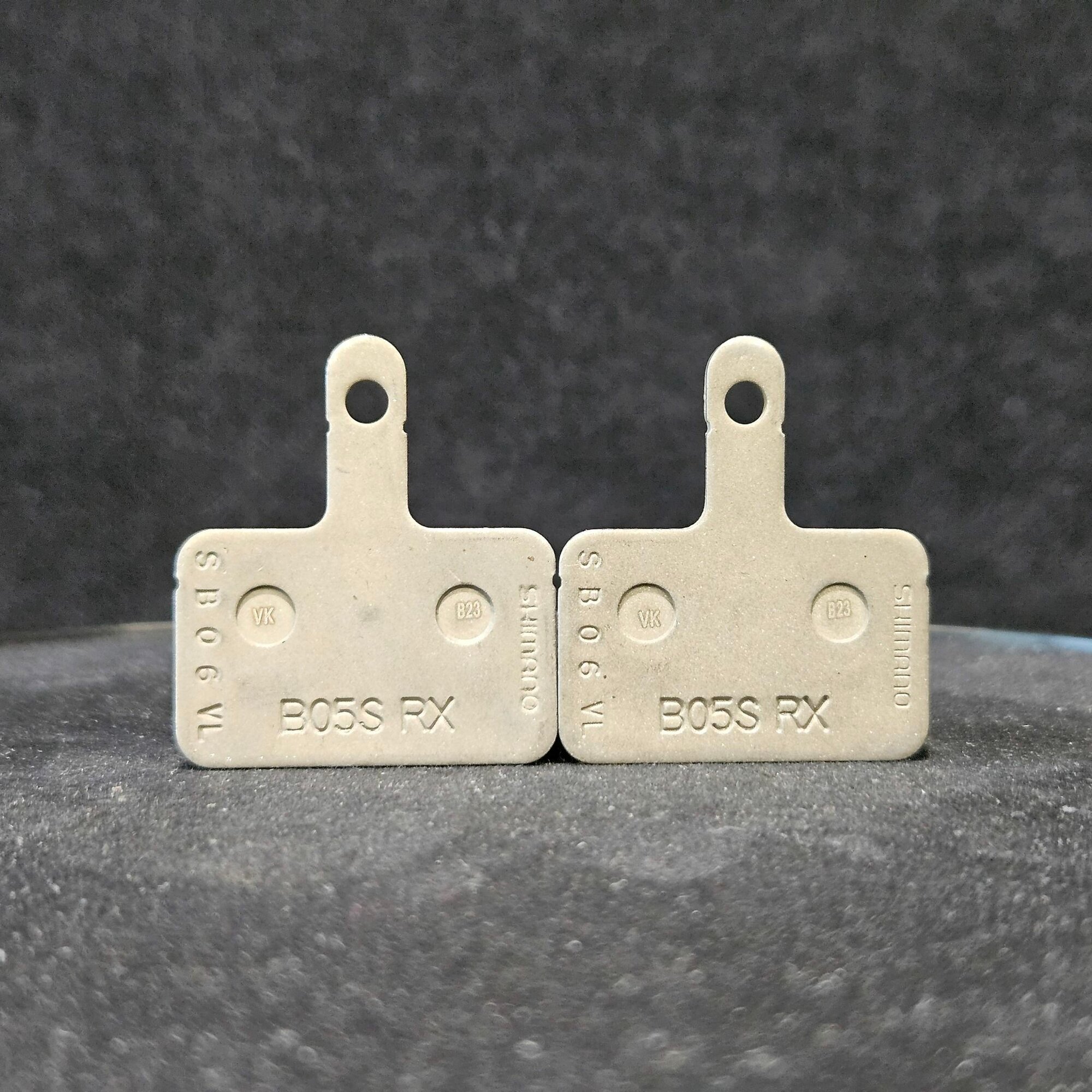 Комплект из двух пар колодок (4 штуки, на два колеса) для дисковых тормозов Shimano B05S-RX (M3xx, M4xx, M5xx, Tektro и др.), органические