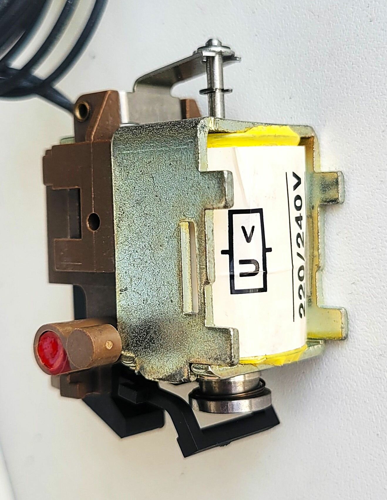 Расцепитель минимального напряжения 230В Legrand 26183 для автоматических выключателей DPX160-1600/DPX-IS 1600.