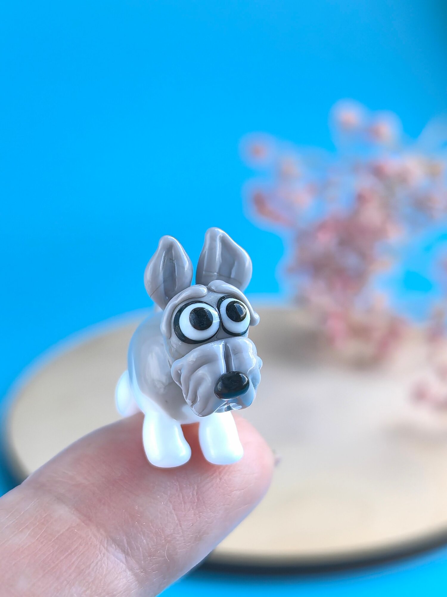 Фигурка стеклянная собака Шнауцер серый