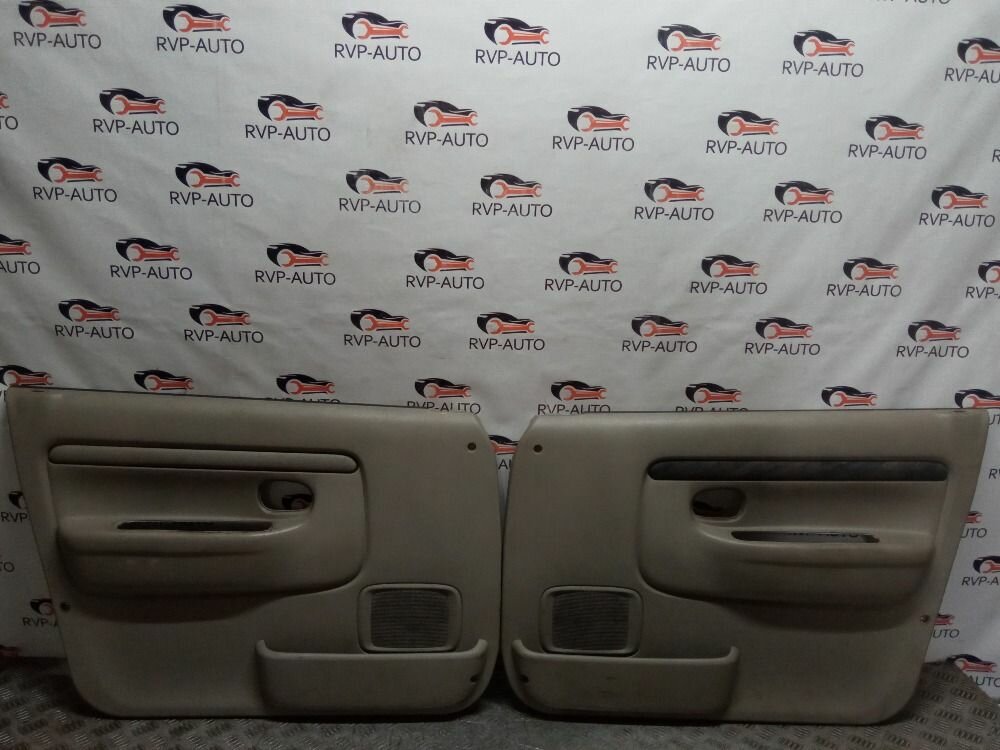 Обшивка двери Mazda Demio DW 1996—2003 Mazda