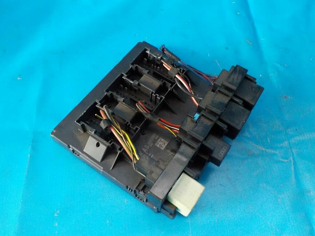 Блок управления бортовой сети VOLKSWAGEN Passat B7 2011-2015 3AA937087RZ4E - Б/У