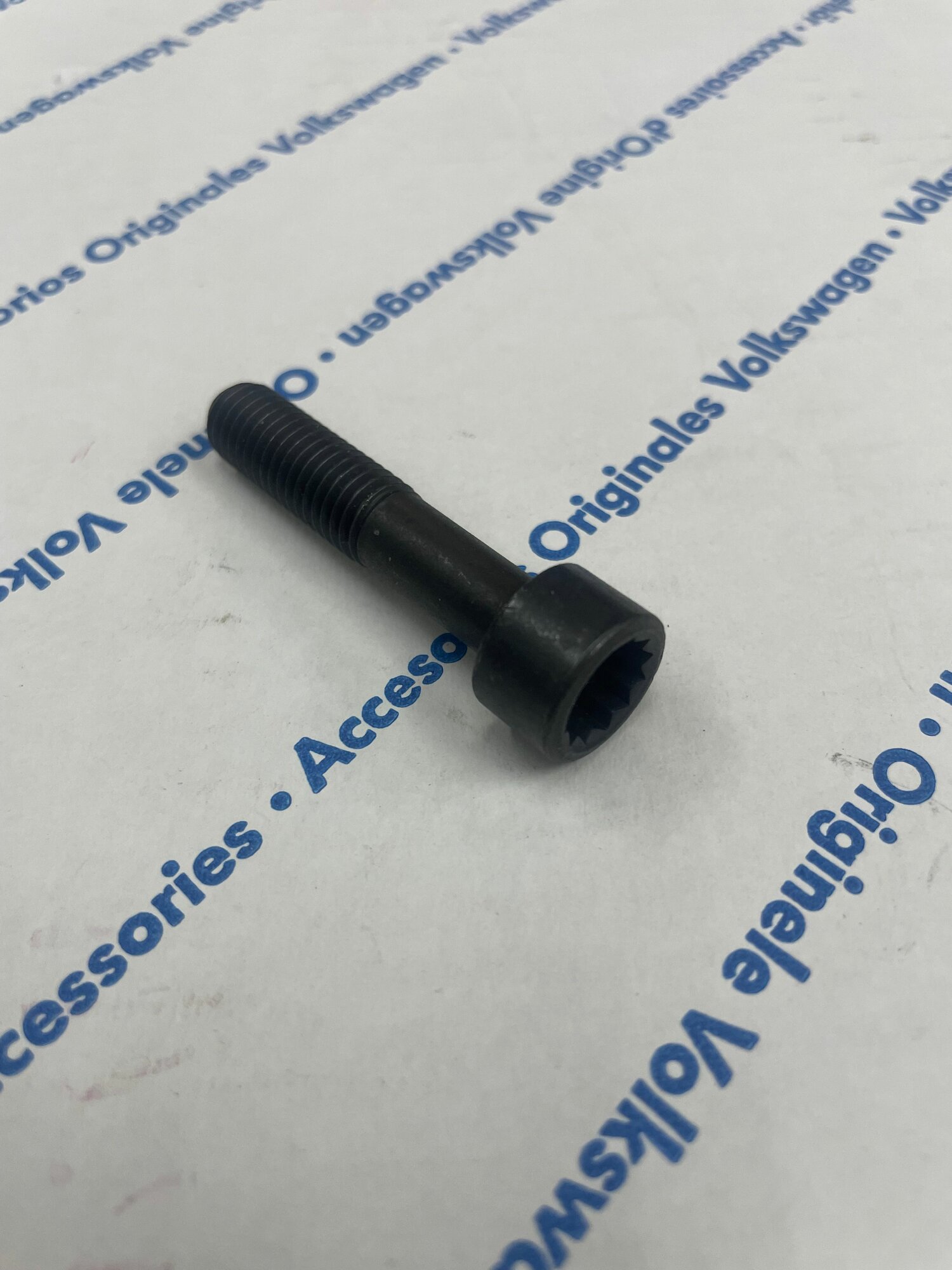 N90668201 VAG Болт шруса для Audi A4 B7 2005-2007