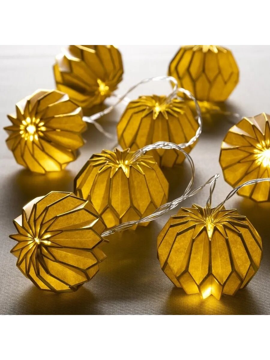 Уютная световая гирлянда с синими фонариками