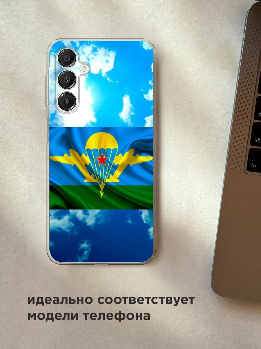 Чехол на Samsung Galaxy A16 / Самсунг А16 с принтом "ВДВ флаг в небесах" — фото 1