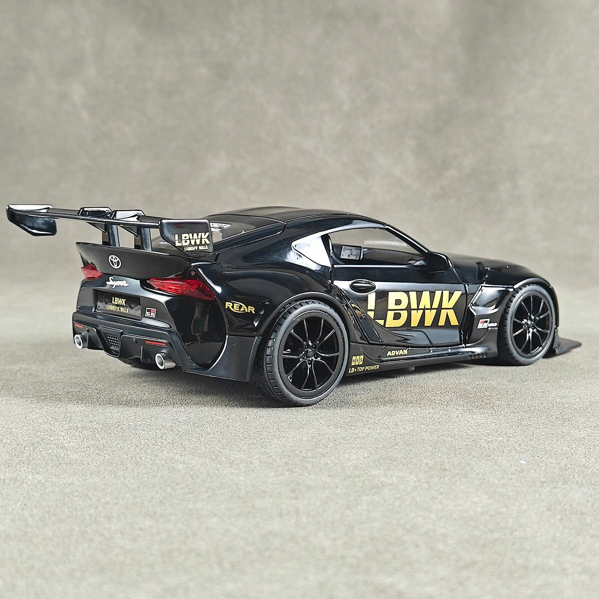 Игрушечная машинка 1:22 Toyota Supra Супер гонки Металлические коллекционные модели детские игрушки