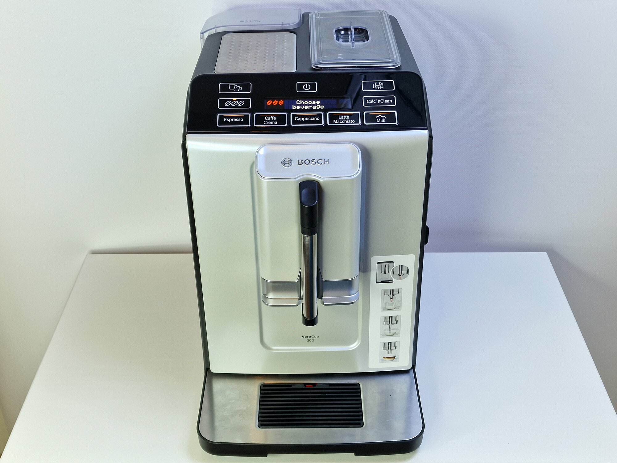 Автоматическая кофемашина BOSCH VeroCup 300 TIS30321RW, серебристый