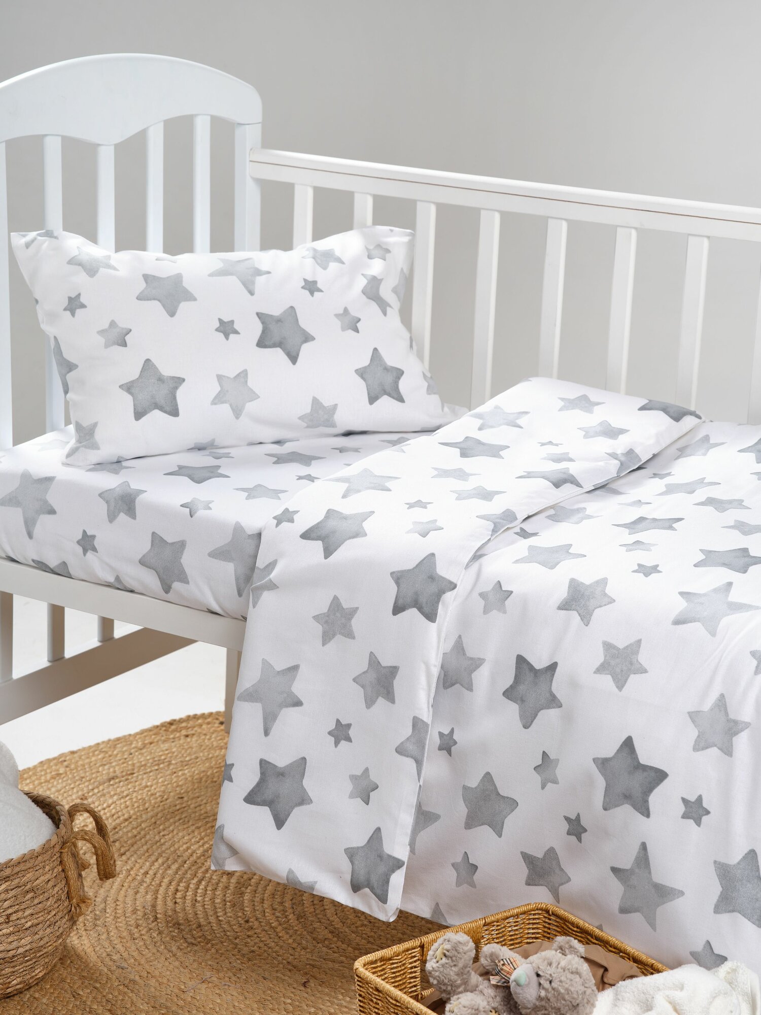 Постельное белье детское в кроватку для новорожденного, с простыней на резинке, Ночь Нежна Старс, 100% хлопок ткань бязь, наволочки 40х60